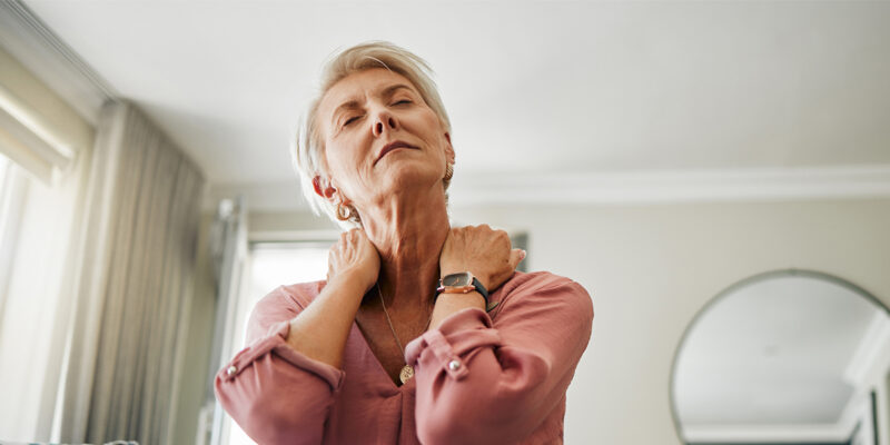 8 Early Warning Signs of Thyroid Issues